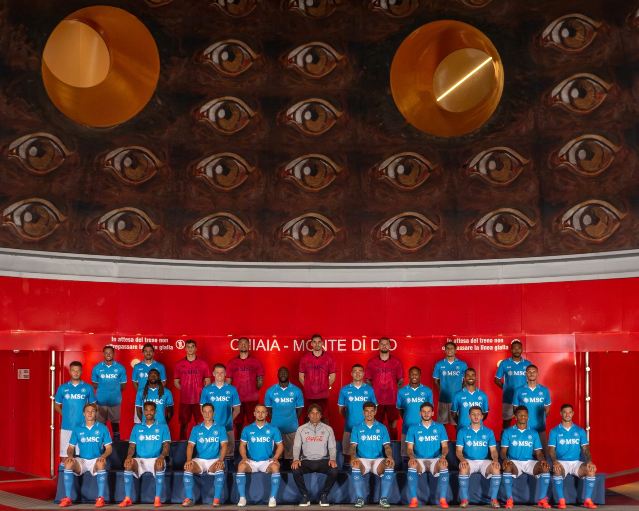 SSC Napoli divulga foto oficial do elenco da temporada 24/25